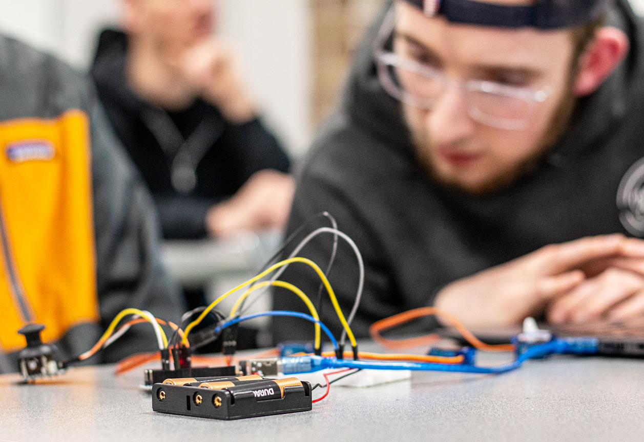 WCC’s new Engineering Club hosts first event - The Washtenaw Voice